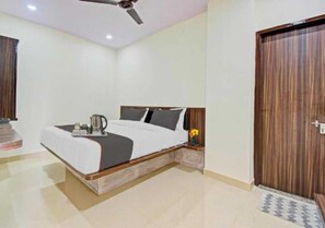 Quarto Duplo Deluxe, varanda, Vista para a cidade | Wi-fi grátis