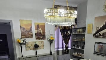 Casa, 2 quartos | Sala de jantar