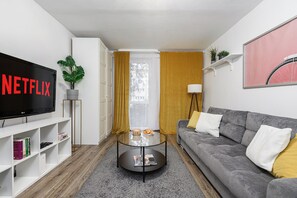 Apartamento Comfort, pátio | Berços/camas para crianças, Wi-fi grátis, roupa de cama fornecida 