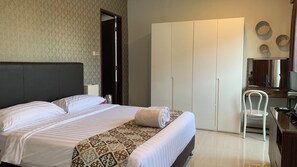 Quarto Básico, vista para a piscina | Wi-fi grátis