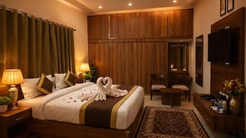 Quarto Executivo | Secretária adequada para computadores portáteis, Wi-fi grátis