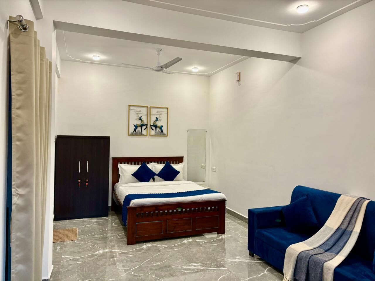 Suite-Estúdio Deluxe, varanda | Secretária, ferro/tábua de engomar, Wi-fi grátis 