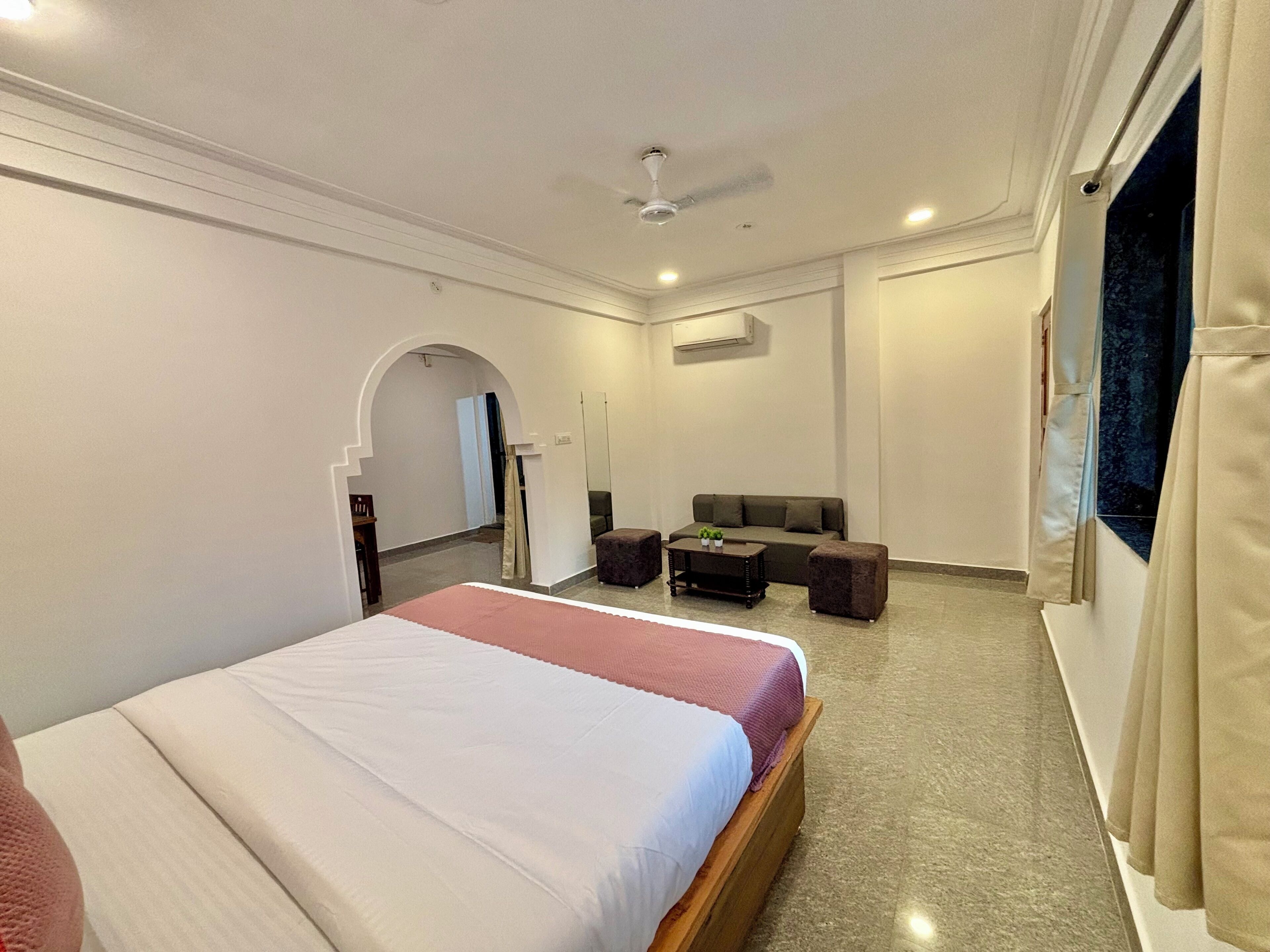 Quarto Premium | Secretária, ferro/tábua de engomar, Wi-fi grátis 