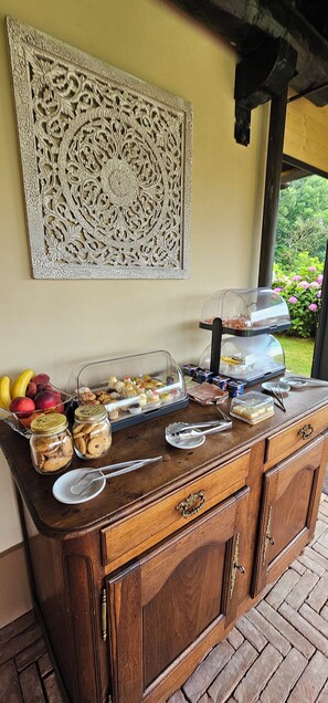 Pequeno-almoço completo diário incluído