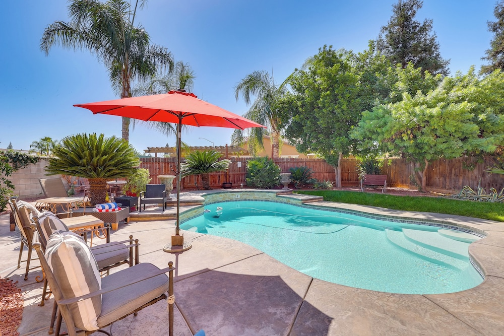 Outdoor Oasis W/ Fire Pit: Pet-friendly Fresno Gem - Fresno, CA