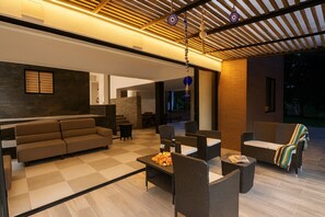 Casa, 4 quartos, terraço, vista para o jardim | Sala