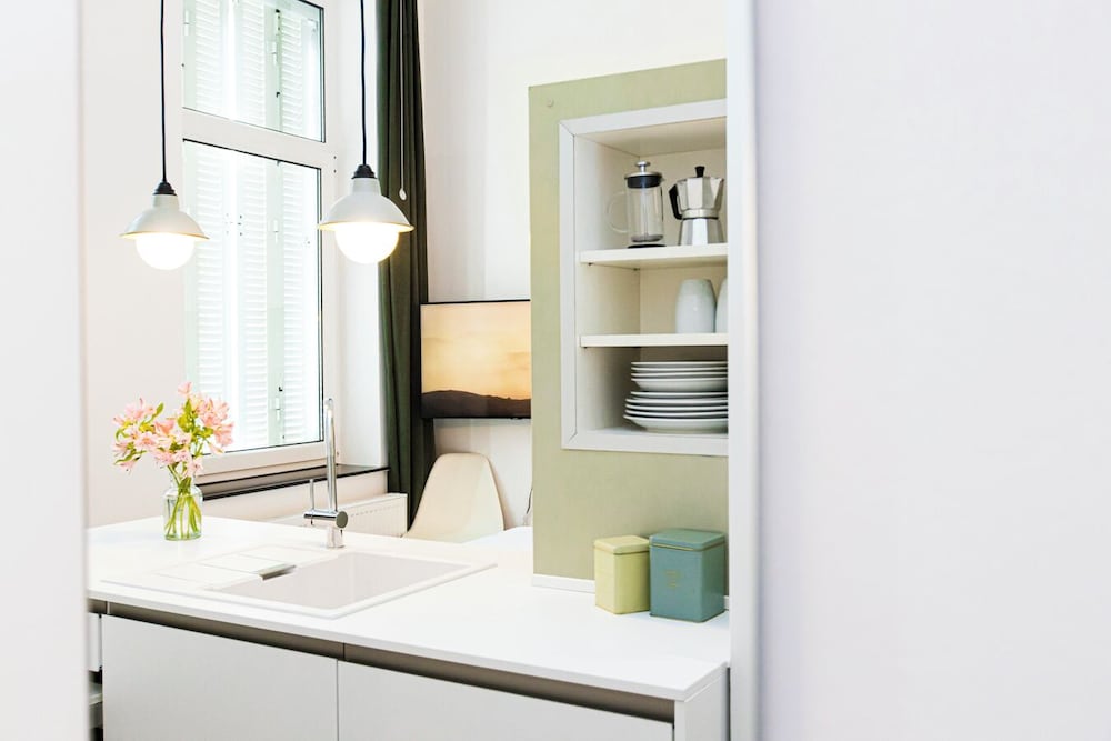 Sunny, quiet studio apartment facing the garden - Cologne | Abritel