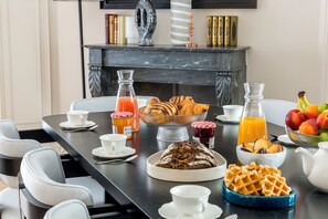 Pequeno-almoço inspirado na cozinha local diário mediante uma taxa 