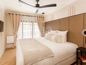 Apartamento | Roupa hipoalergénica, camas de colchão pillowtop, cofre no quarto 