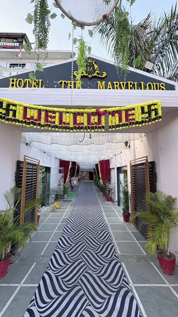 Hotel The Marvellous - Jhansi