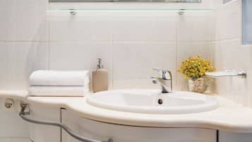 Apartamento, vista para a cidade | Banheiro