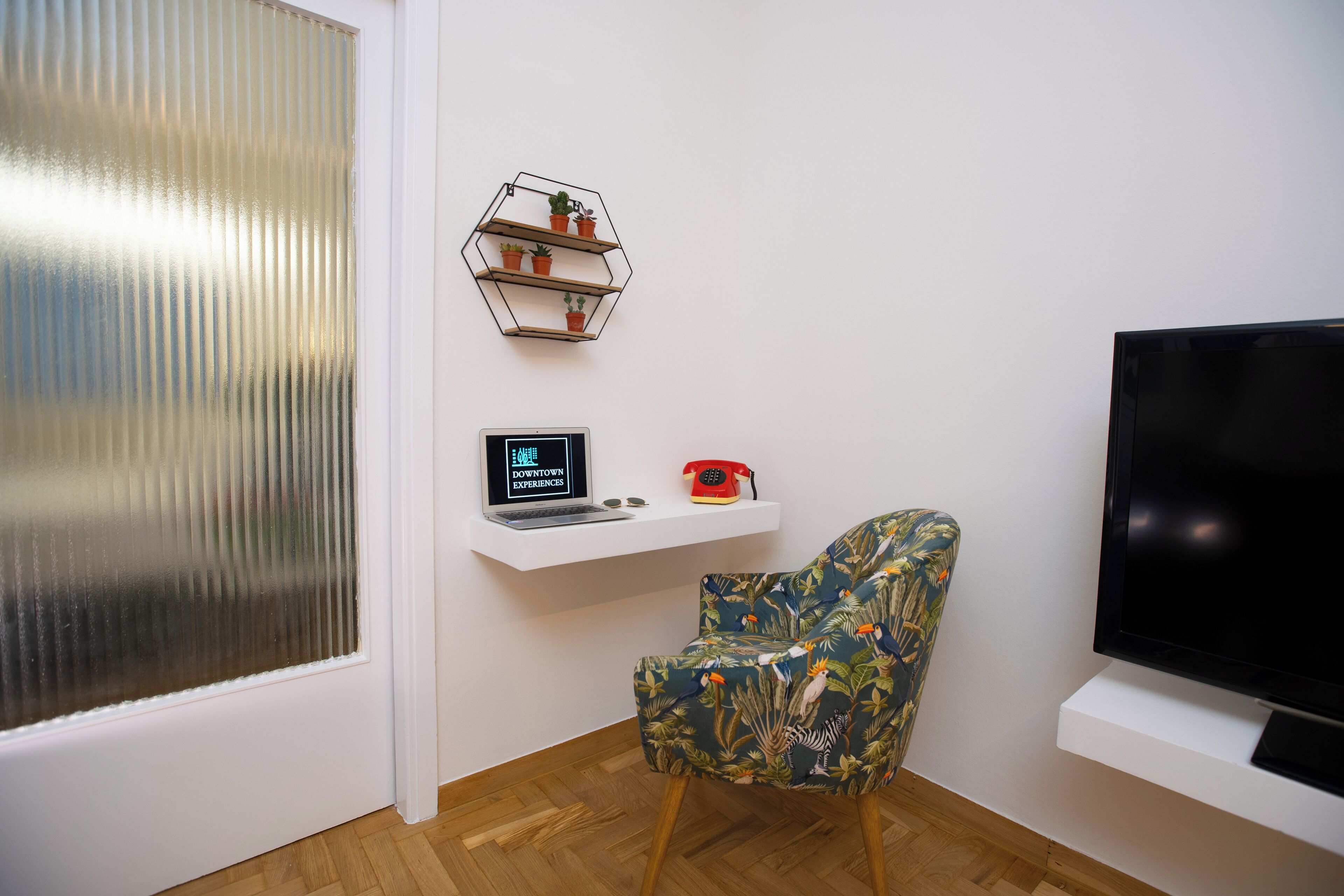 Ferros/tábuas de passar roupa, Wi-Fi de cortesia