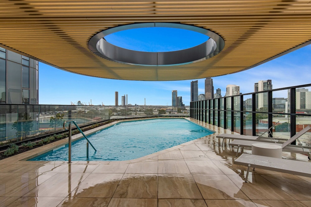 1-bed Resort With Study And Gym - Melbourne