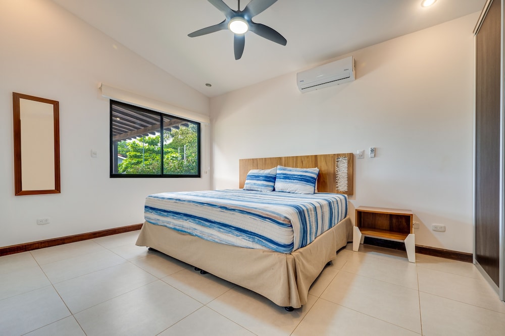 pacious tropical retreat with private pool, patio grill & pet friendly ...