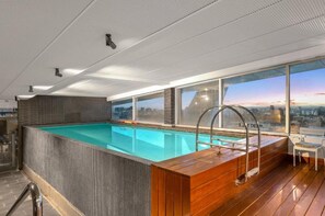 Apartamento | Piscina | Piscina interior, piscina exterior 