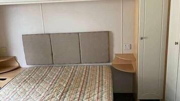 2 quartos, com decoração personalizada, com mobília individualizada