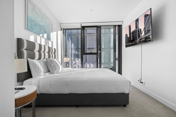 City Escape With Balcony & Resort-style Amenities - Windsor, Australia