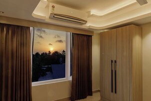 Suíte grand | Escrivaninha, espaço de trabalho para notebook