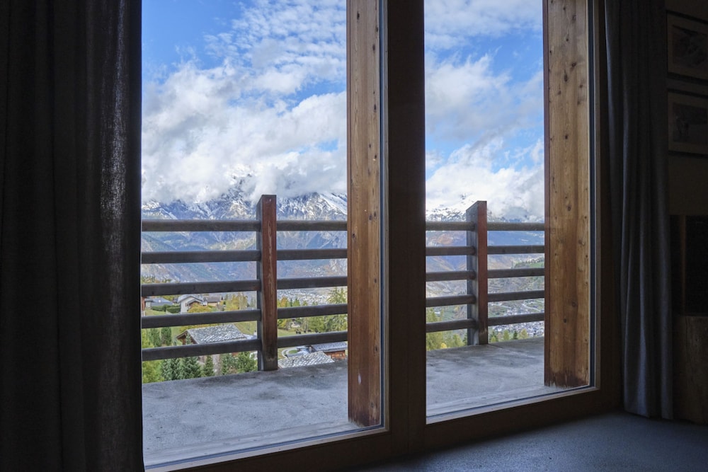 Beautiful Luxury Chalet Roy With Incredible Views - Suisse