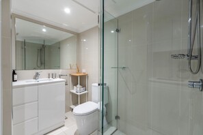 Apartamento | Casa de banho | Toalhas fornecidas 