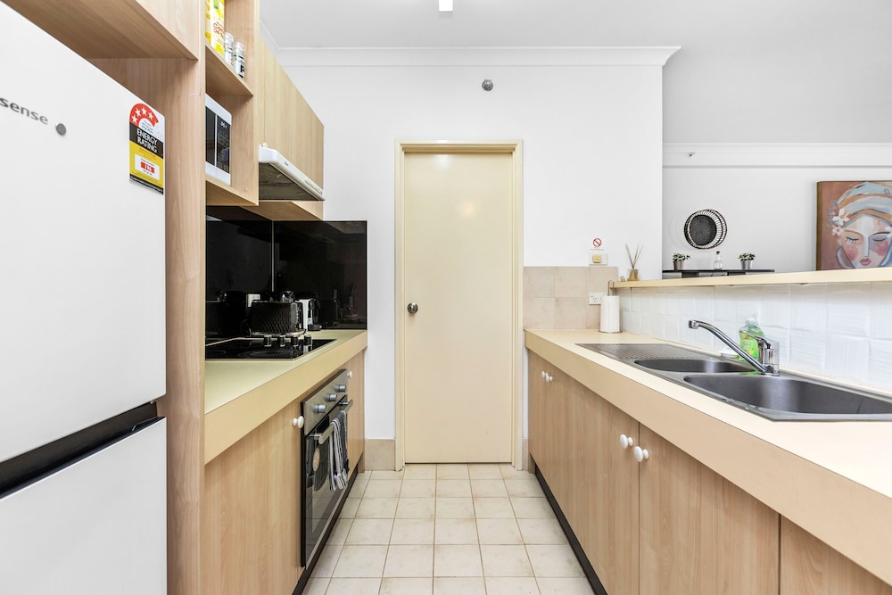 Oversized East Perth 2br Pool Gym Parking - Victoria Park