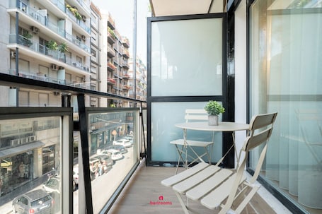 Fachada. Barirooms - District 198