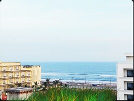 Vista para praia/oceano