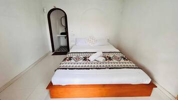 Villa, vista para a piscina | Secretária, Wi-fi grátis, roupa de cama fornecida