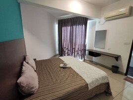 Apartamento, 2 quartos, vista para a piscina