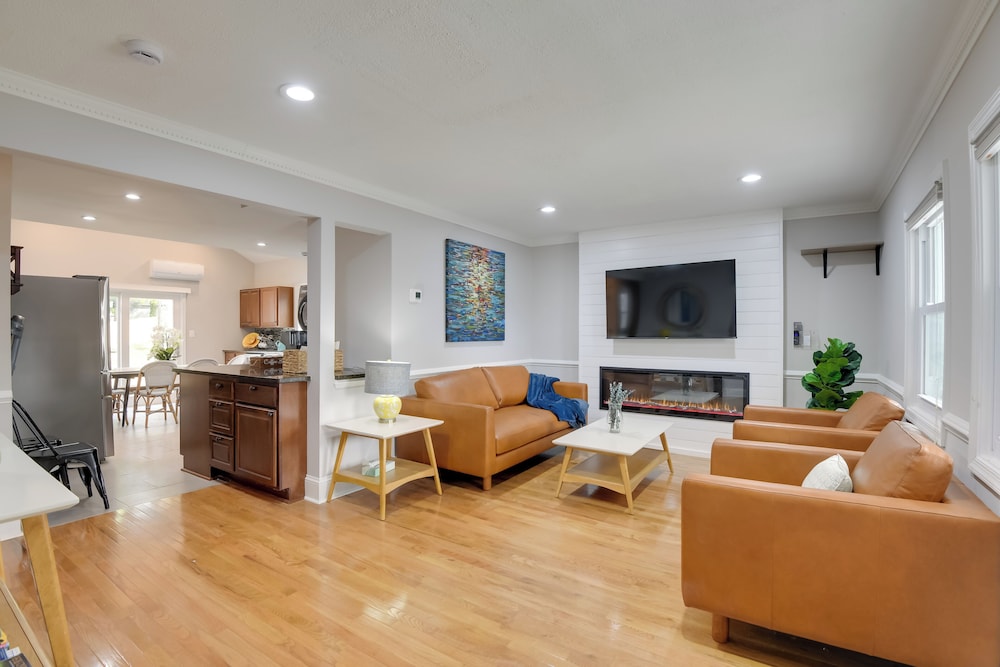 Great For Gatherings! Charming Woodbridge Duplex - Woodbridge, VA