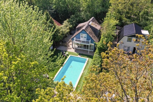 Lovely 4-person Villa With Private Pool - Texel