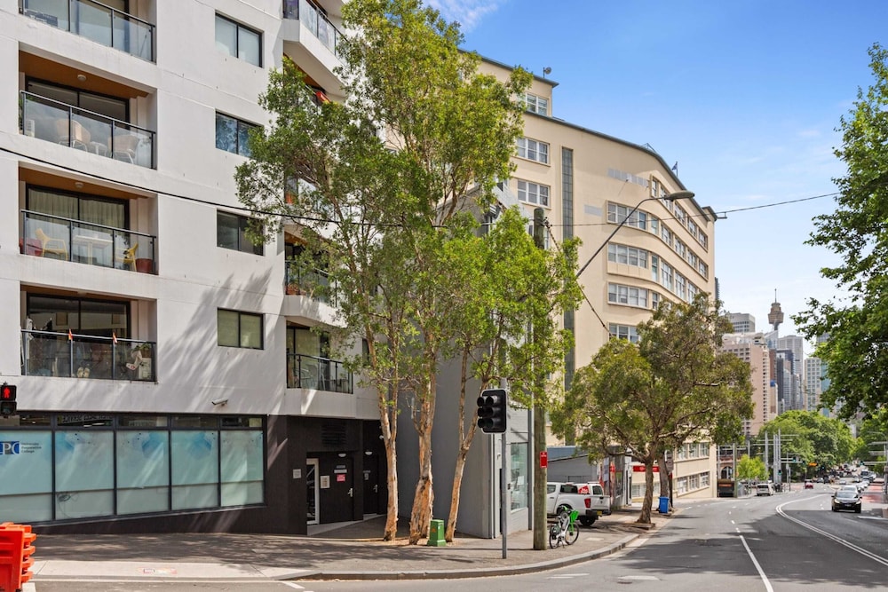 Bright 2-bed Surry Hills Apartment With Balcony - Sydney