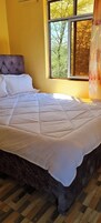 Quarto casal luxo | Wi-Fi de cortesia, roupa de cama