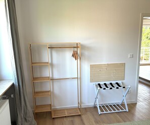 Apartamento Deluxe, 2 quartos, não fumadores, cozinha | Secretária, secretária adequada para computadores portáteis 