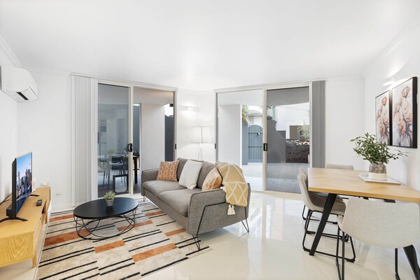 Comfy 2-bed With Pool And Secure Parking - Brisbane
