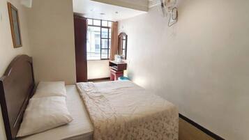 Quarto Duplo ou Twin Standard | Ferro/tábua de engomar