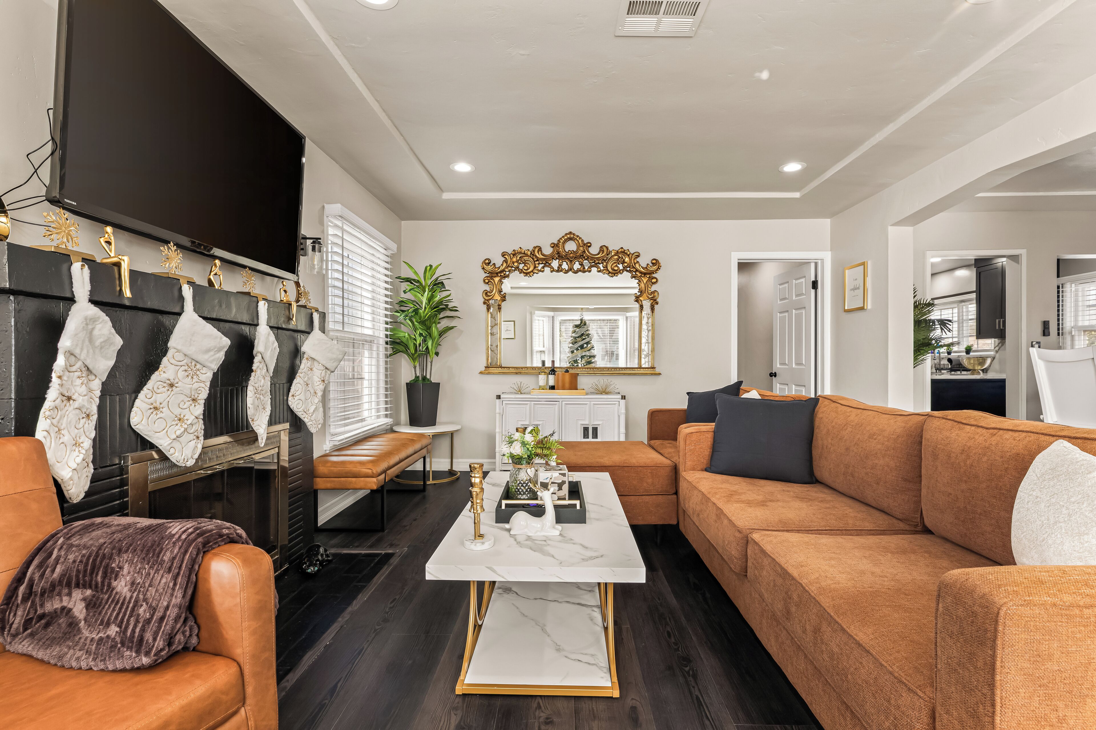 Bright & Inviting 3-br House W Modern Kitchen, Ac And 3 Car Parking Los Angeles - Inglewood, CA
