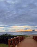 Vila básica | Praia | Perto da praia, areia branca 