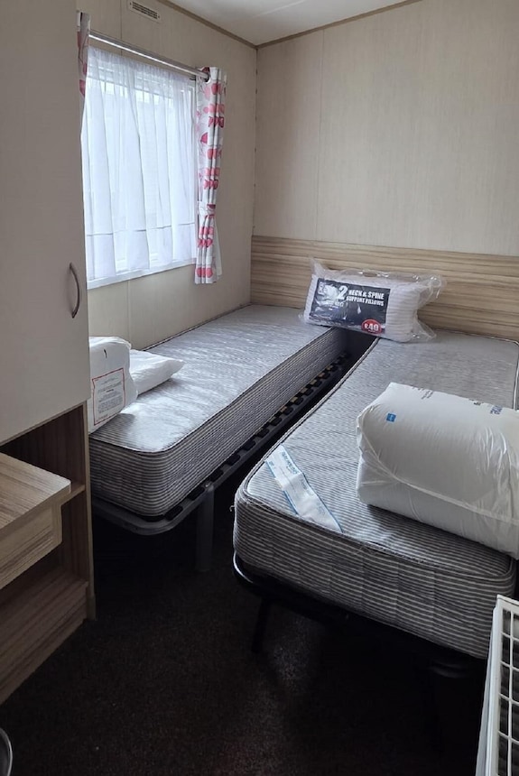 Homely 8 Berth Caravan At Harts Holiday Park In Kent Ref 74069b - Faversham