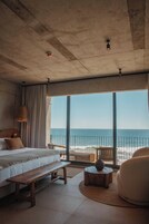 Quarto luxo | Frigobar, cofres nos quartos, escrivaninha, cortinas blackout