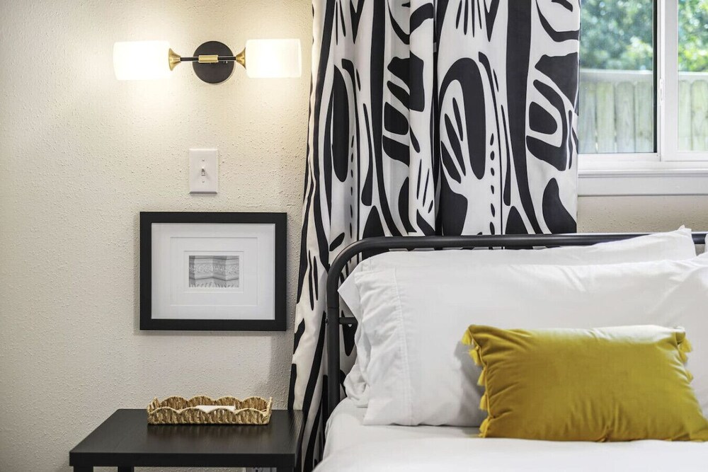 Stylish Home + Pool near IAH & Downtown Humble! - Atascocita | Vrbo