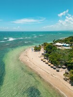 Uma praia privada nas proximidades, toldos de praia gratuitos 