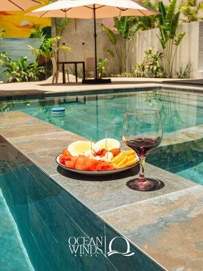 Café da manhã feito na hora grátis todos os dias