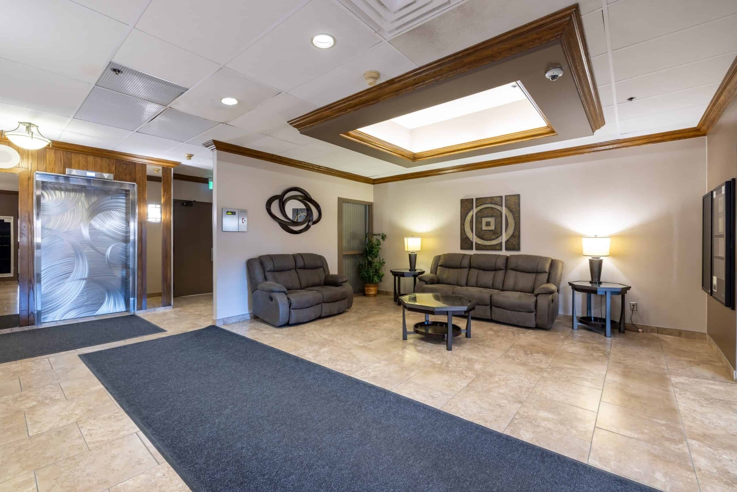 Chic 2-bedroom Apartment With Fitness Room And Ac In Vibrant Saskatoon - 薩斯卡通