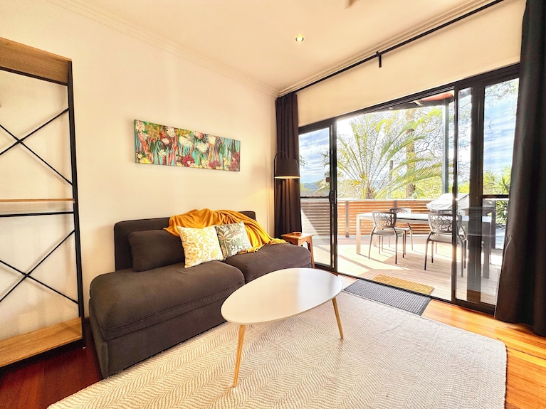 The Palm Tree Loft, Close To Shops And Lake - Gosford