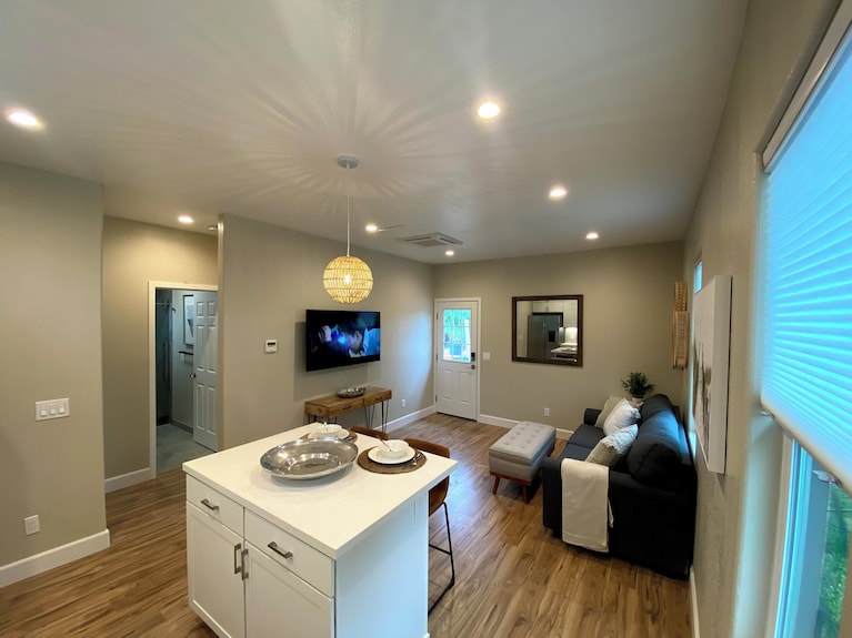 Carlsbad Charm - Steps From Everything, Theater, Library, Coffee Shop, Dining... - Carlsbad, CA