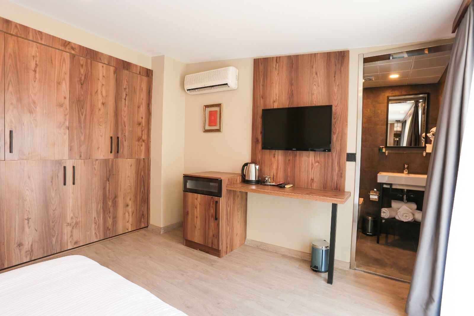 Quarto triplo, vista para o pátio | Sacada