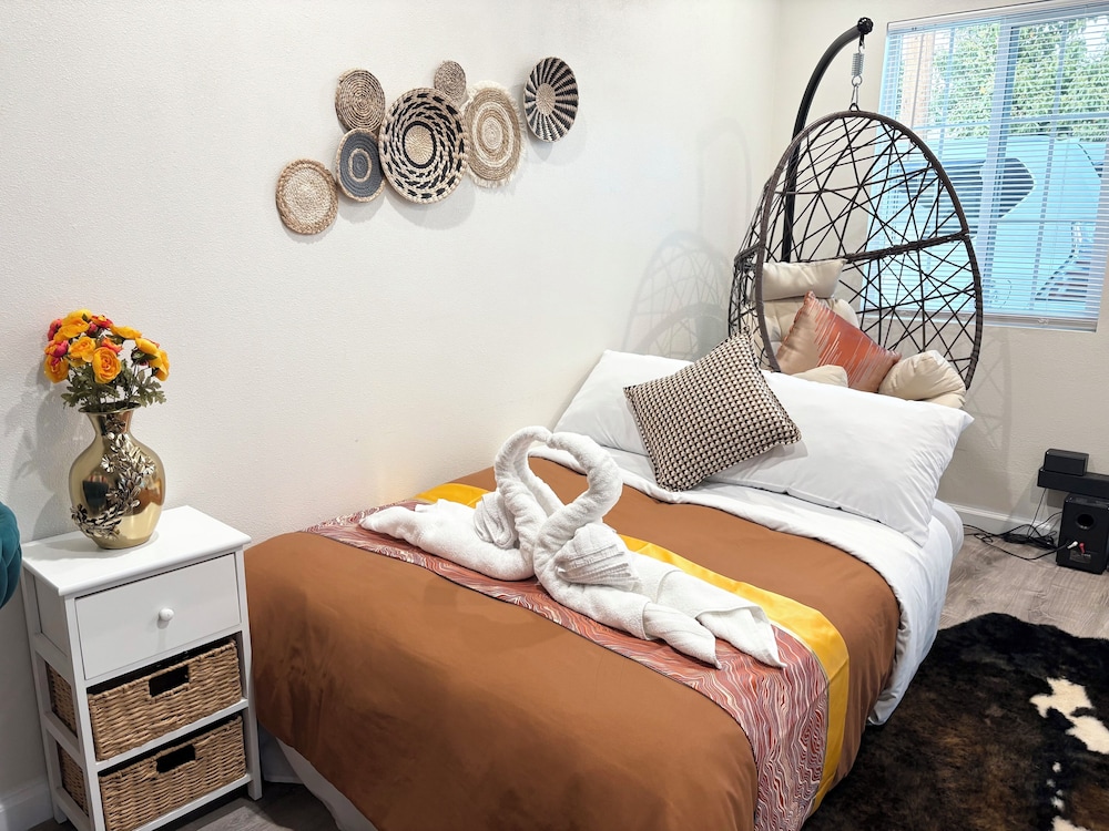 Near ON Airport Chaffey Claremont College Ontario Outlets 1B1B 2Beds ...