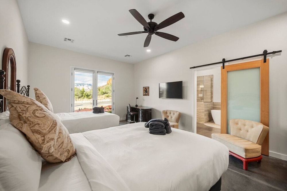 New Build w/ Epic Views & Walk to Chapel/Trails! - Sedona | Vrbo