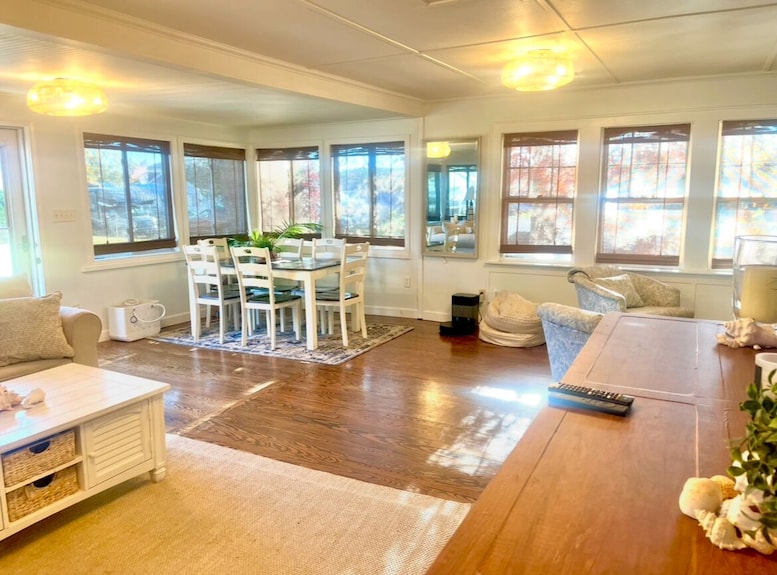 Relaxing 3-bedroom House In Wareham By The Water - Massachusetts